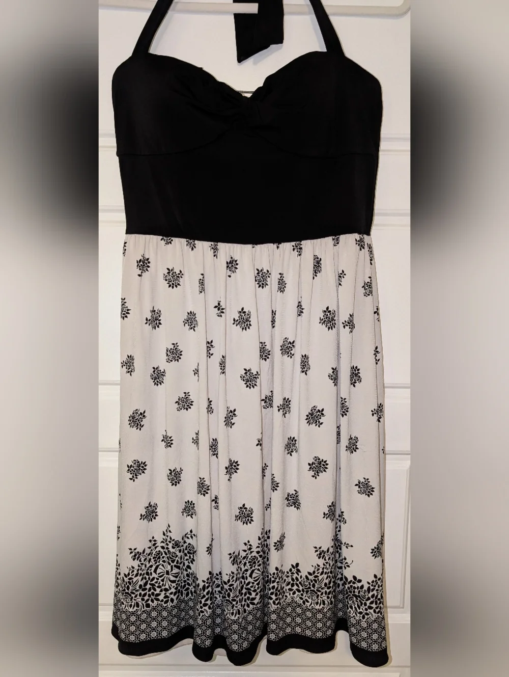 Tahari | Dresses | Tahari Black And White Strapless Halter Dress | Poshmark